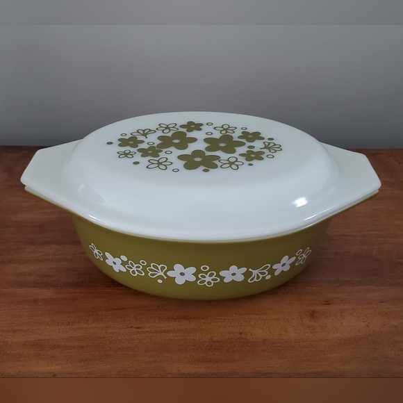 Pyrex | Kitchen | Vintage Pyrex Green Spring Blossom Crazy Daisy Floral ...